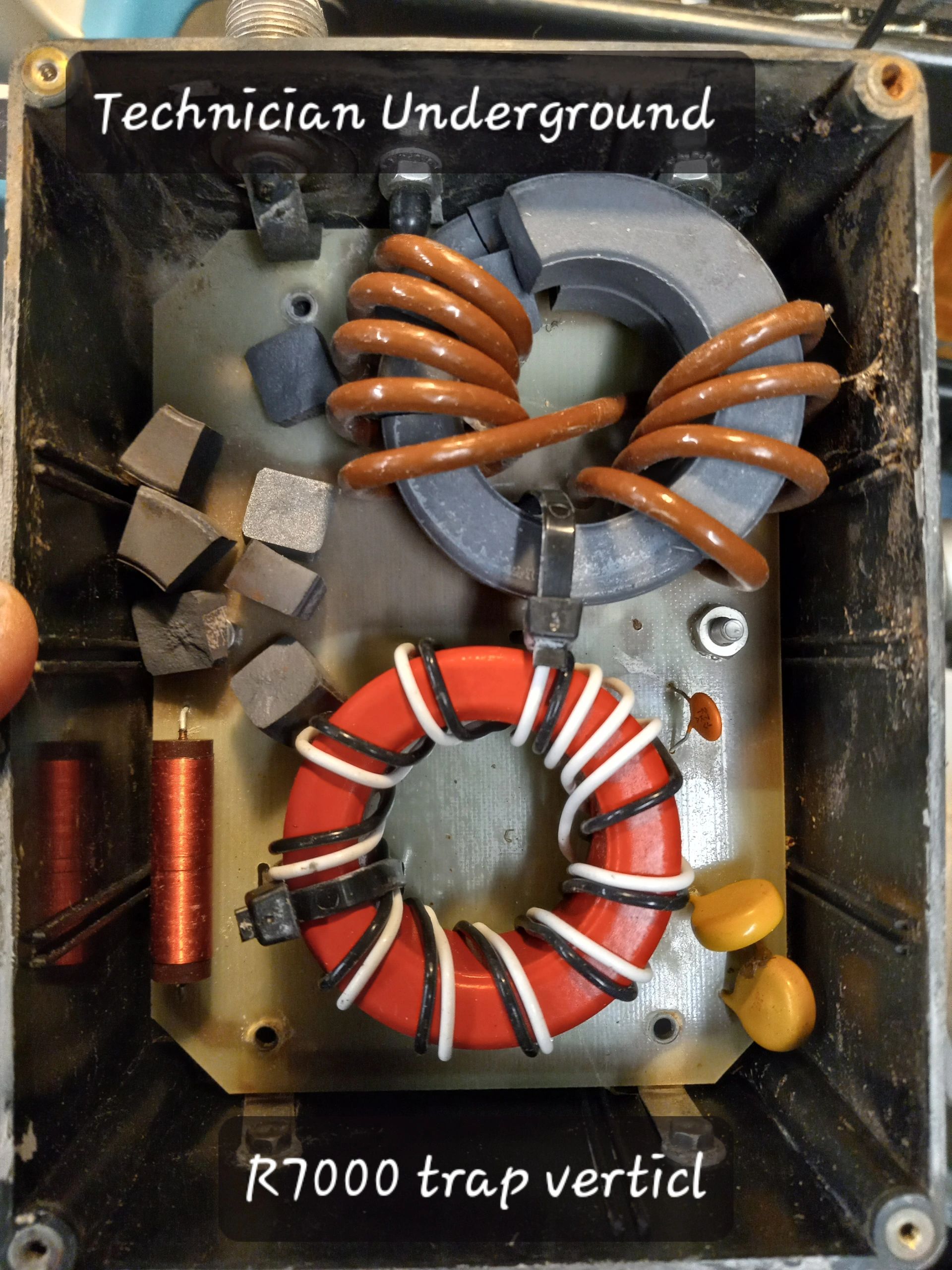 Cushcraft R7000 Trap vertical antenna